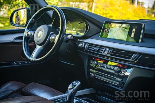 Black BMW X5 2016 in Riga, with an engine capacity of 3.00 L and mileage of 0 thousand km for 16990 €, photo 7 on AUTOMOTO.COM.LV
