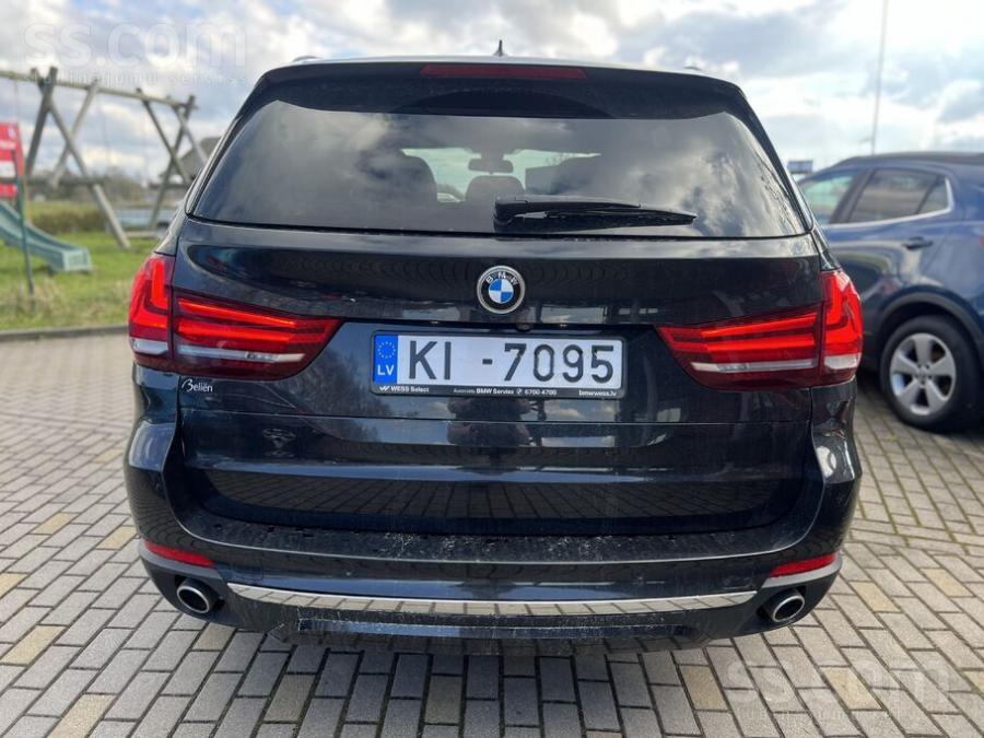 Black BMW X5 2016 in Talsi, with an engine capacity of 3.00 L and mileage of 214 thousand km for 29970 €, photo 9 on AUTOMOTO.COM.LV