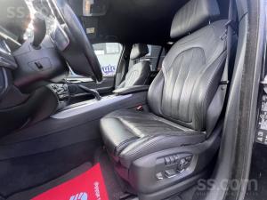 Black BMW X5 2016 in Talsi, with an engine capacity of 3.00 L and mileage of 214 thousand km for 29970 €, photo 14 on AUTOMOTO.COM.LV