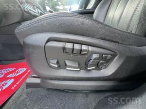 Black BMW X5 2016 in Talsi, with an engine capacity of 3.00 L and mileage of 214 thousand km for 29970 €, photo 15 on AUTOMOTO.COM.LV