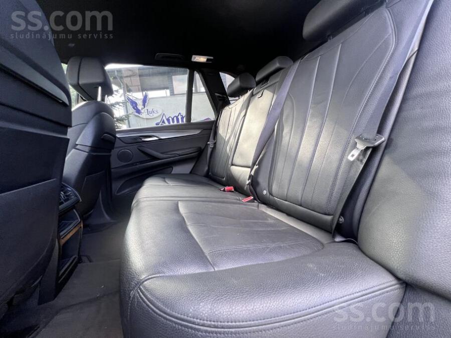 Black BMW X5 2016 in Talsi, with an engine capacity of 3.00 L and mileage of 214 thousand km for 29970 €, photo 20 on AUTOMOTO.COM.LV