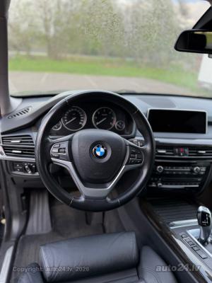 Black BMW X5 2016 in Tallinn, with an engine capacity of 3.00 L and mileage of 156 thousand km for 21900 €, photo 8 on AUTOMOTO.COM.LV