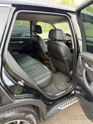 Black BMW X5 2016 in Tallinn, with an engine capacity of 3.00 L and mileage of 156 thousand km for 21900 €, photo 9 on AUTOMOTO.COM.LV