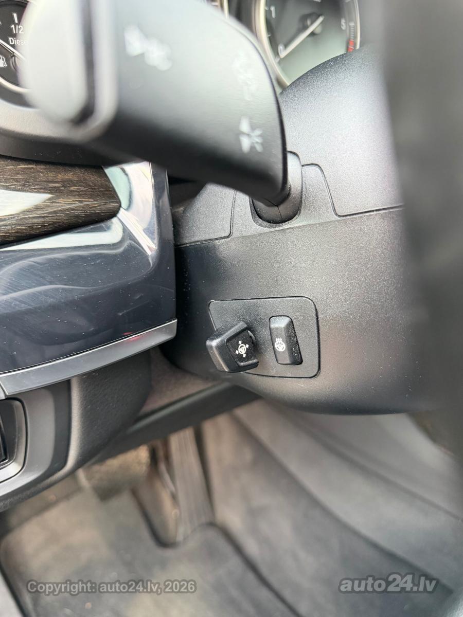 Black BMW X5 2016 in Tallinn, with an engine capacity of 3.00 L and mileage of 156 thousand km for 21900 €, photo 11 on AUTOMOTO.COM.LV