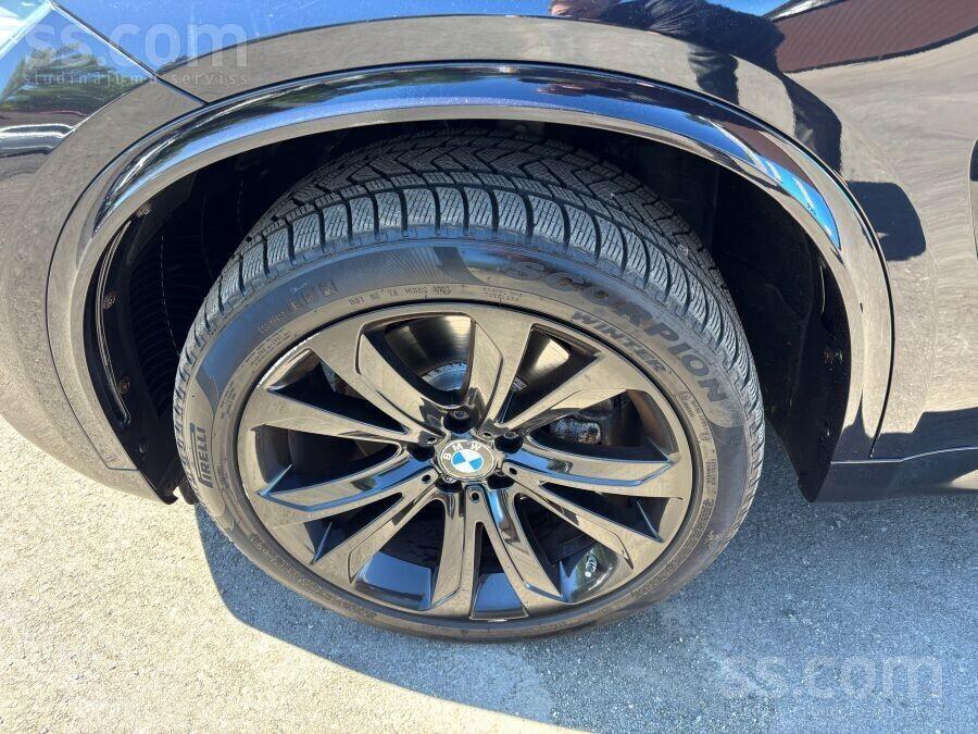 Melns BMW X5 2016 Rīga, ar dzinēja tilpumu 3.00 L un nobraukumu 217 tūkst. km par 20950 €, foto 27 vietnē AUTOMOTO.COM.LV