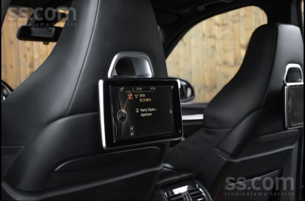 Black BMW X5 2016 in Riga, with an engine capacity of 4.40 L and mileage of 202 thousand km for 29500 €, photo 9 on AUTOMOTO.COM.LV