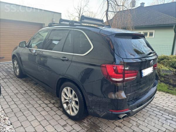 Black BMW X5 2016 in Jurmala, with an engine capacity of 3.00 L and mileage of 239 thousand km for 19000 €, photo 2 on AUTOMOTO.COM.LV