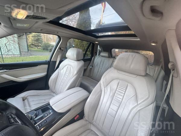 Black BMW X5 2016 in Jurmala, with an engine capacity of 3.00 L and mileage of 239 thousand km for 19000 €, photo 5 on AUTOMOTO.COM.LV