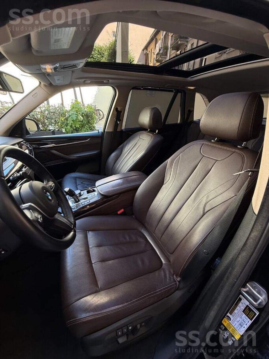 Black BMW X5 2016 in Riga, with an engine capacity of 3.00 L and mileage of 198 thousand km for 19000 €, photo 11 on AUTOMOTO.COM.LV