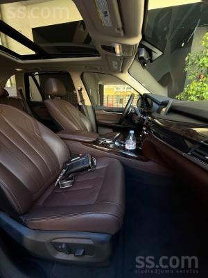 Black BMW X5 2016 in Riga, with an engine capacity of 3.00 L and mileage of 198 thousand km for 19000 €, photo 12 on AUTOMOTO.COM.LV