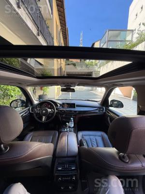 Black BMW X5 2016 in Riga, with an engine capacity of 3.00 L and mileage of 198 thousand km for 19000 €, photo 13 on AUTOMOTO.COM.LV