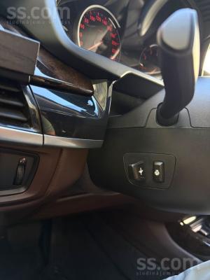 Black BMW X5 2016 in Riga, with an engine capacity of 3.00 L and mileage of 198 thousand km for 19000 €, photo 16 on AUTOMOTO.COM.LV