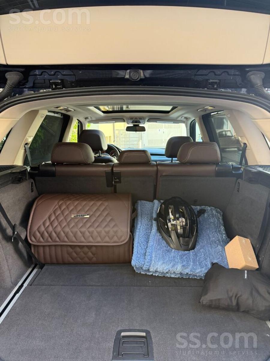 Black BMW X5 2016 in Riga, with an engine capacity of 3.00 L and mileage of 198 thousand km for 19000 €, photo 22 on AUTOMOTO.COM.LV