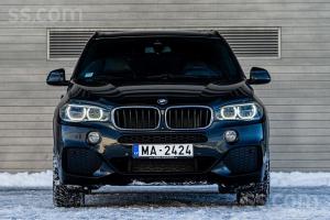 Black BMW X5 2016 in Riga, with an engine capacity of 3.00 L and mileage of 277 thousand km for 21500 €, photo  on AUTOMOTO.COM.LV