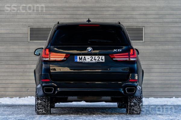 Black BMW X5 2016 in Riga, with an engine capacity of 3.00 L and mileage of 277 thousand km for 21500 €, photo 2 on AUTOMOTO.COM.LV