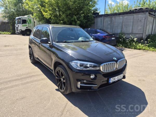 Melns BMW X5 2016 Rīga, ar dzinēja tilpumu 2.00 L un nobraukumu 226 tūkst. km par 18990 €, foto 2 vietnē AUTOMOTO.COM.LV