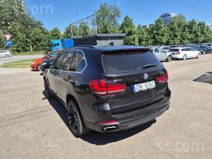 Black BMW X5 2016 in Riga, with an engine capacity of 2.00 L and mileage of 226 thousand km for 18990 €, photo 9 on AUTOMOTO.COM.LV