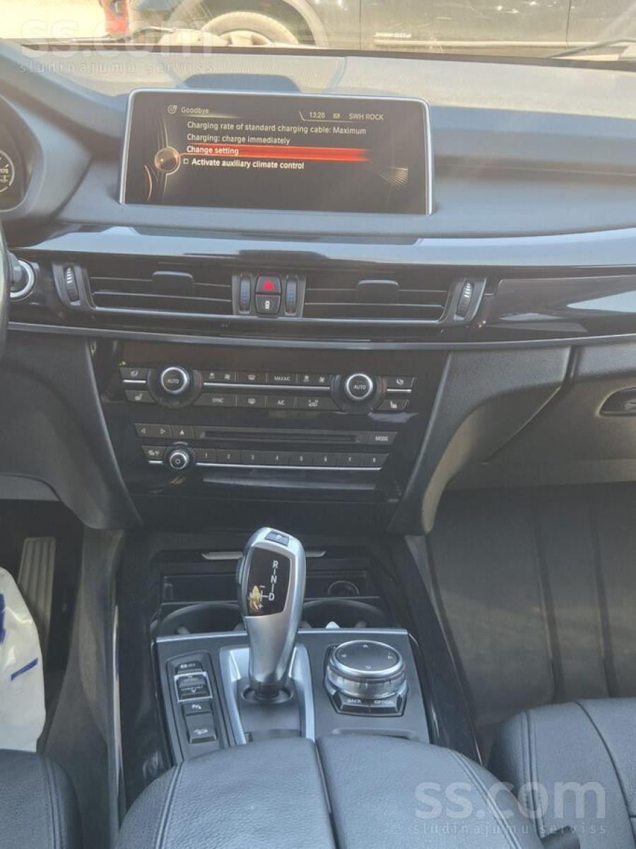Black BMW X5 2016 in Riga, with an engine capacity of 2.00 L and mileage of 226 thousand km for 18990 €, photo 13 on AUTOMOTO.COM.LV