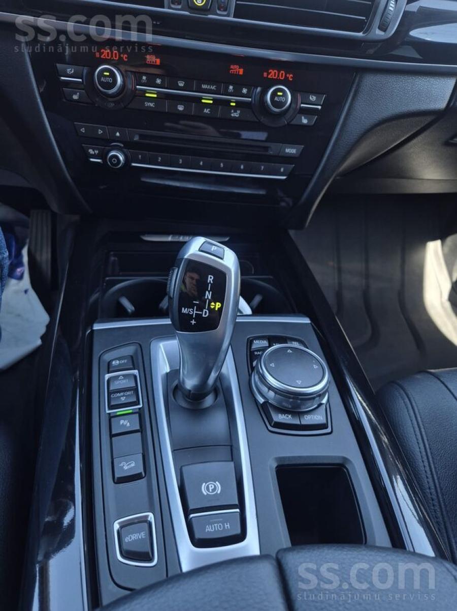 Black BMW X5 2016 in Riga, with an engine capacity of 2.00 L and mileage of 226 thousand km for 18990 €, photo 19 on AUTOMOTO.COM.LV