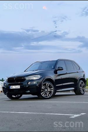 Black BMW X5 2016 in Liepaja, with an engine capacity of 4.00 L and mileage of 178 thousand km for 25500 €, photo 3 on AUTOMOTO.COM.LV
