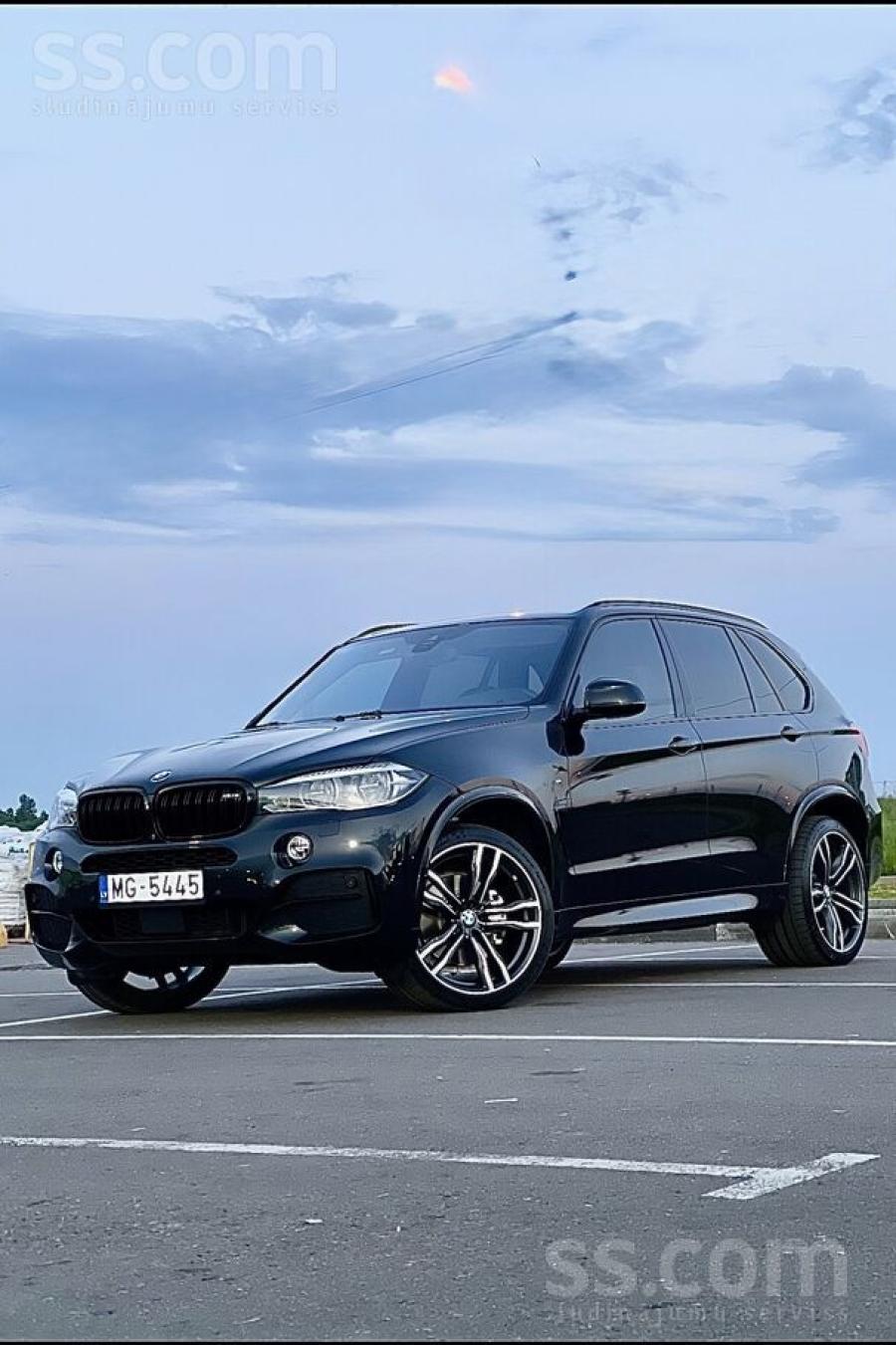 Black BMW X5 2016 in Liepaja, with an engine capacity of 4.00 L and mileage of 178 thousand km for 25500 €, photo 3 on AUTOMOTO.COM.LV