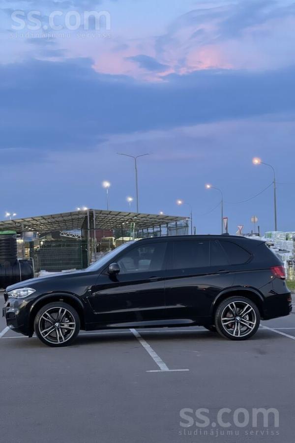 Melns BMW X5 2016 Liepāja, ar dzinēja tilpumu 4.00 L un nobraukumu 178 tūkst. km par 25500 €, foto 4 vietnē AUTOMOTO.COM.LV