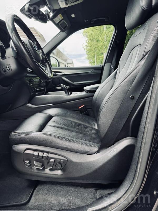 Melns BMW X5 2016 Liepāja, ar dzinēja tilpumu 4.00 L un nobraukumu 178 tūkst. km par 25500 €, foto 5 vietnē AUTOMOTO.COM.LV