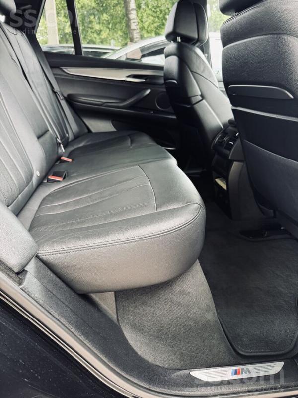 Melns BMW X5 2016 Liepāja, ar dzinēja tilpumu 4.00 L un nobraukumu 178 tūkst. km par 25500 €, foto 7 vietnē AUTOMOTO.COM.LV