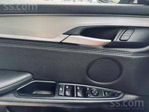 Black BMW X5 2016 in Liepaja, with an engine capacity of 4.00 L and mileage of 178 thousand km for 25500 €, photo 9 on AUTOMOTO.COM.LV