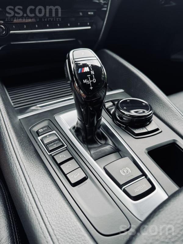 Melns BMW X5 2016 Liepāja, ar dzinēja tilpumu 4.00 L un nobraukumu 178 tūkst. km par 25500 €, foto 10 vietnē AUTOMOTO.COM.LV