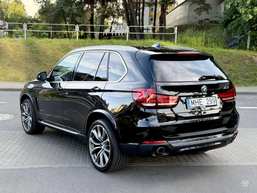 Melns BMW X5 2016 Viļņa, ar dzinēja tilpumu 3.00 L un nobraukumu 190 tūkst. km par 19500 €, foto 4 vietnē AUTOMOTO.COM.LV