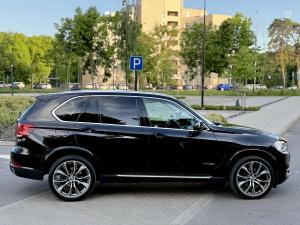 Melns BMW X5 2016 Viļņa, ar dzinēja tilpumu 3.00 L un nobraukumu 190 tūkst. km par 19500 €, foto 6 vietnē AUTOMOTO.COM.LV