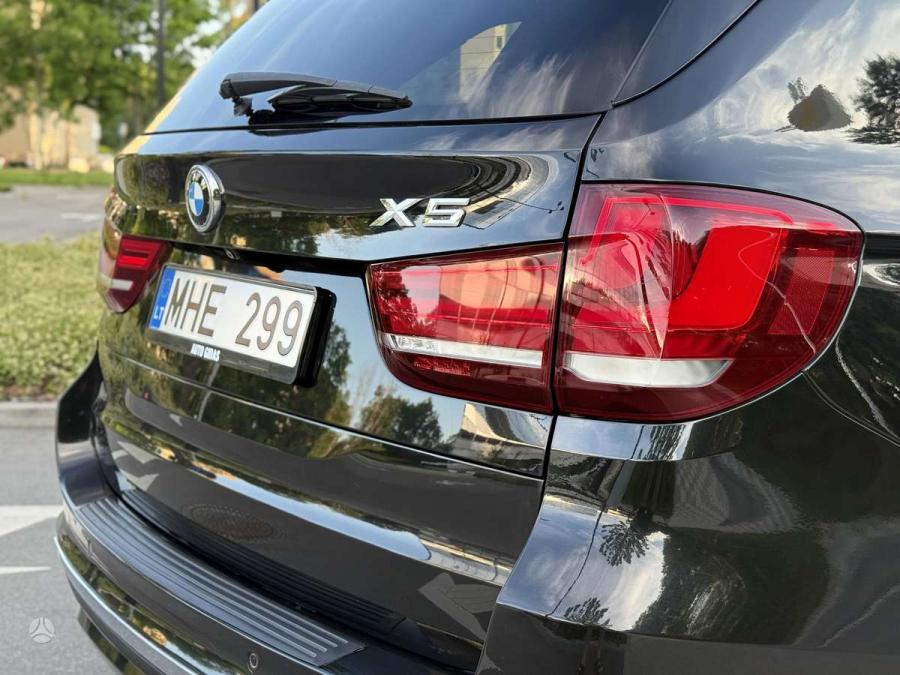 Melns BMW X5 2016 Viļņa, ar dzinēja tilpumu 3.00 L un nobraukumu 190 tūkst. km par 19500 €, foto 7 vietnē AUTOMOTO.COM.LV
