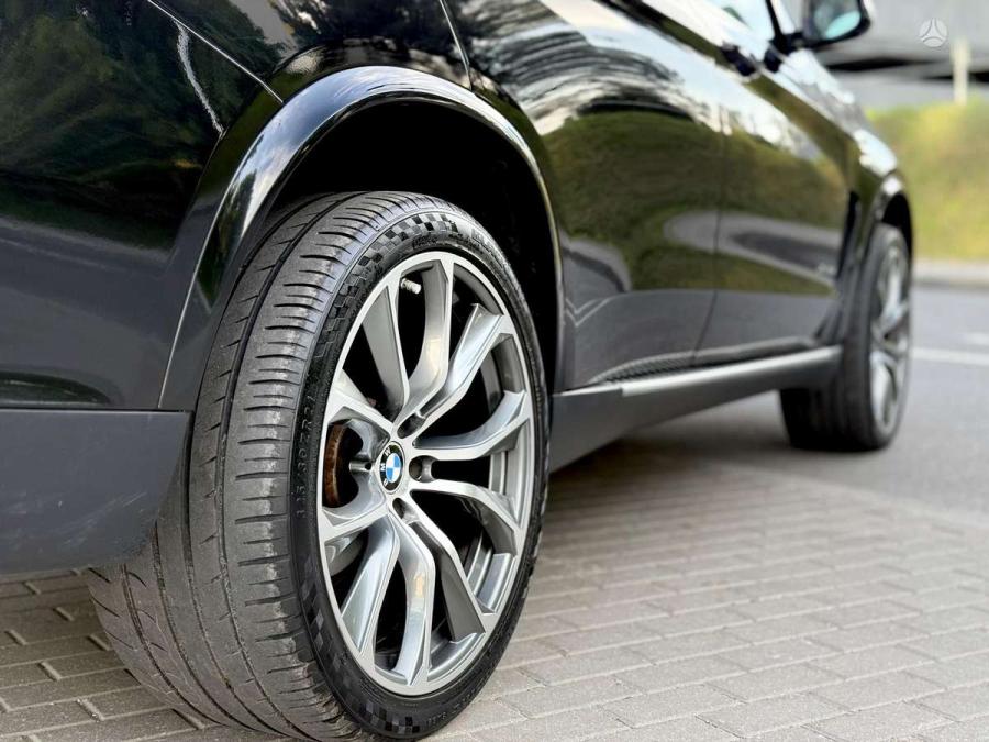 Melns BMW X5 2016 Viļņa, ar dzinēja tilpumu 3.00 L un nobraukumu 190 tūkst. km par 19500 €, foto 8 vietnē AUTOMOTO.COM.LV
