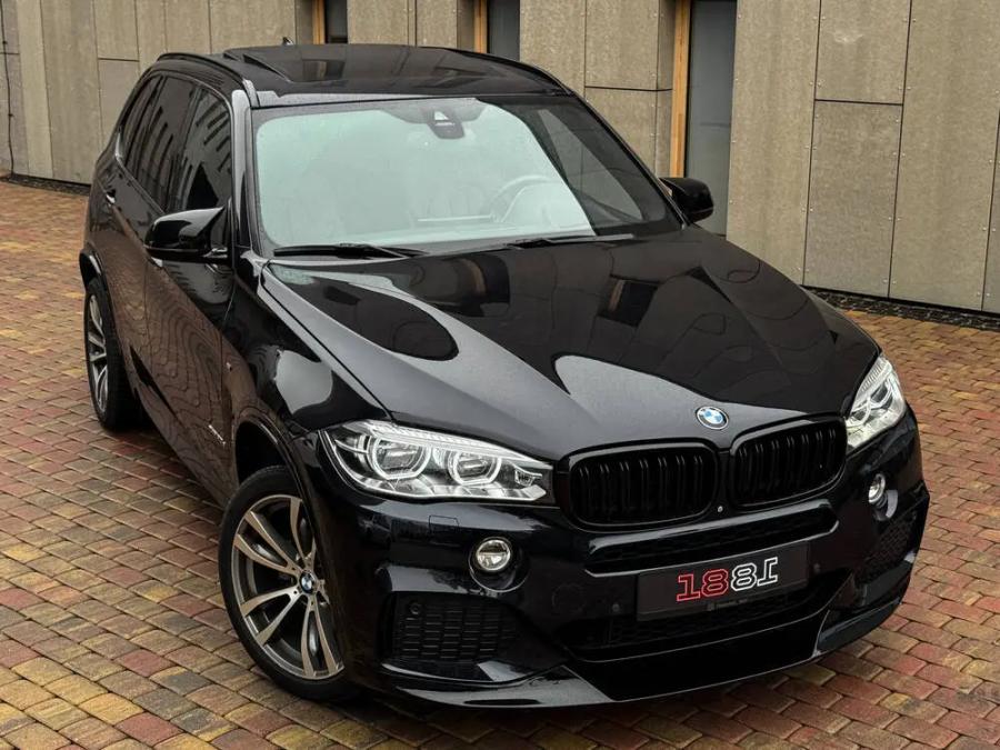 Black BMW X5 2016 in Riga, with an engine capacity of 3.00 L and mileage of 204 thousand km for 26800 €, photo 9 on AUTOMOTO.COM.LV