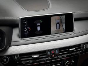 Black BMW X5 2016 in Riga, with an engine capacity of 3.00 L and mileage of 204 thousand km for 26800 €, photo 24 on AUTOMOTO.COM.LV