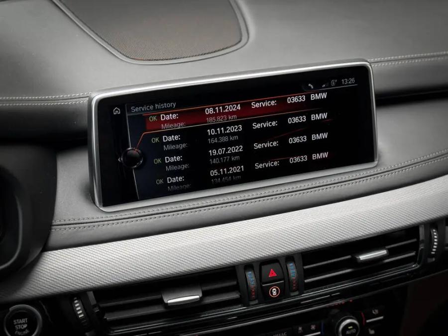 Black BMW X5 2016 in Riga, with an engine capacity of 3.00 L and mileage of 204 thousand km for 26800 €, photo 29 on AUTOMOTO.COM.LV