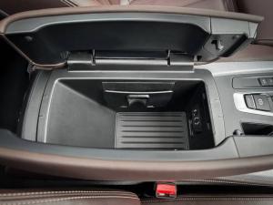 Black BMW X5 2016 in Riga, with an engine capacity of 3.00 L and mileage of 204 thousand km for 26800 €, photo 30 on AUTOMOTO.COM.LV
