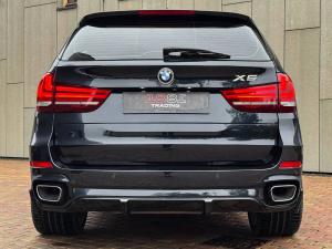 Black BMW X5 2016 in Riga, with an engine capacity of 3.00 L and mileage of 204 thousand km for 26800 €, photo 34 on AUTOMOTO.COM.LV