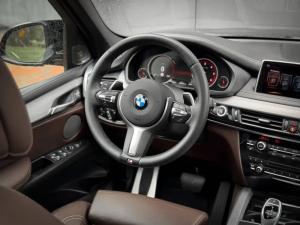 Black BMW X5 2016 in Riga, with an engine capacity of 3.00 L and mileage of 204 thousand km for 26800 €, photo 38 on AUTOMOTO.COM.LV