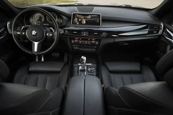 Melns BMW X5 2016 Jelgava, ar dzinēja tilpumu 2.00 L un nobraukumu 200 tūkst. km par 24500 €, foto 8 vietnē AUTOMOTO.COM.LV