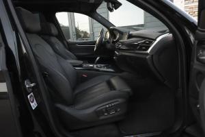 Black BMW X5 2016 in Jelgava, with an engine capacity of 2.00 L and mileage of 200 thousand km for 24500 €, photo 10 on AUTOMOTO.COM.LV