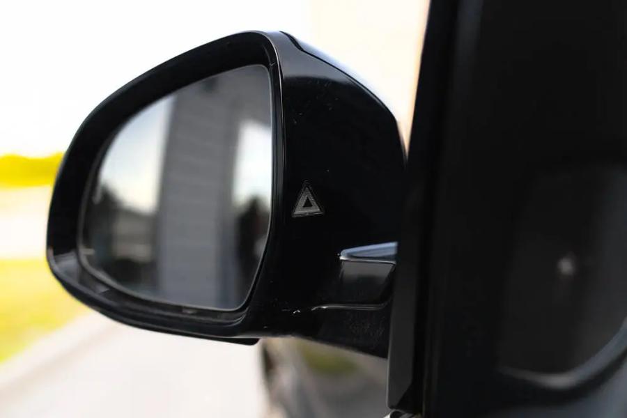 Black BMW X5 2016 in Jelgava, with an engine capacity of 2.00 L and mileage of 200 thousand km for 24500 €, photo 19 on AUTOMOTO.COM.LV