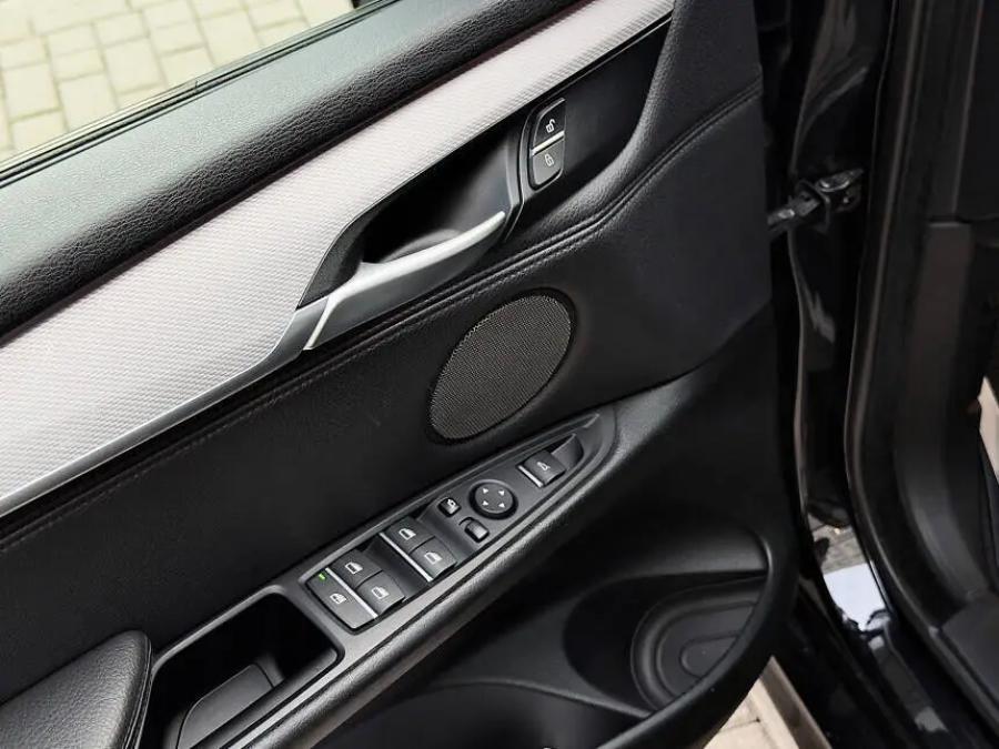 Melns BMW X5 2016 Rīga, ar dzinēja tilpumu 3.00 L un nobraukumu 207 tūkst. km par 25490 €, foto 17 vietnē AUTOMOTO.COM.LV