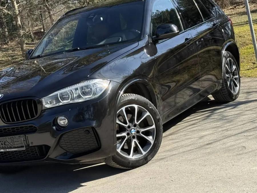 Melns BMW X5 2016 Jūrmala, ar dzinēja tilpumu 3.00 L un nobraukumu 220 tūkst. km par 22950 €, foto 4 vietnē AUTOMOTO.COM.LV