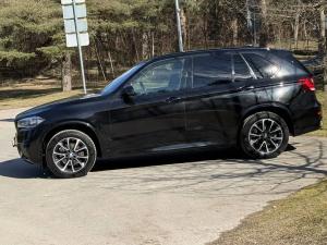 Melns BMW X5 2016 Jūrmala, ar dzinēja tilpumu 3.00 L un nobraukumu 220 tūkst. km par 22950 €, foto 9 vietnē AUTOMOTO.COM.LV