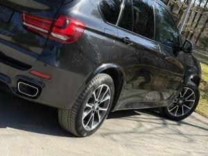 Melns BMW X5 2016 Jūrmala, ar dzinēja tilpumu 3.00 L un nobraukumu 220 tūkst. km par 22950 €, foto 16 vietnē AUTOMOTO.COM.LV