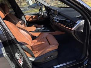 Melns BMW X5 2016 Jūrmala, ar dzinēja tilpumu 3.00 L un nobraukumu 220 tūkst. km par 22950 €, foto 18 vietnē AUTOMOTO.COM.LV
