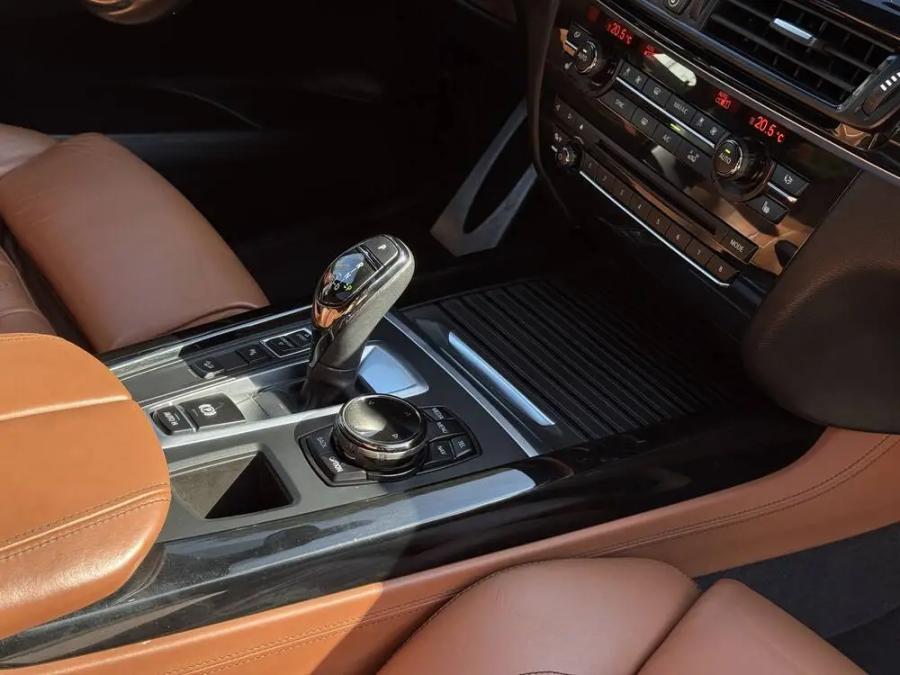 Melns BMW X5 2016 Jūrmala, ar dzinēja tilpumu 3.00 L un nobraukumu 220 tūkst. km par 22950 €, foto 20 vietnē AUTOMOTO.COM.LV