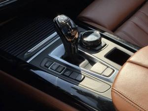 Melns BMW X5 2016 Jūrmala, ar dzinēja tilpumu 3.00 L un nobraukumu 220 tūkst. km par 22950 €, foto 30 vietnē AUTOMOTO.COM.LV